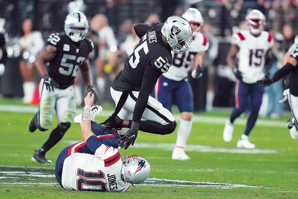 NFL Capsules: Raiders’ Jones snags Patriots’ lateral for walk-off win ...