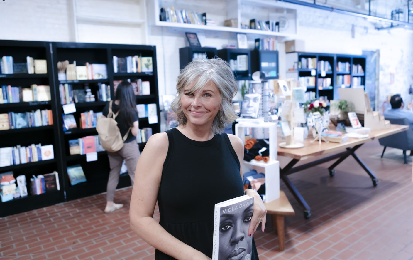 Hidden Gems: Book stores Bookish, Más Libritos offer selection ...