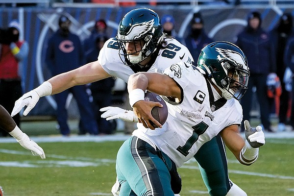 Eagles QB Hurts suffers sprained right shoulder | Jefferson City News ...