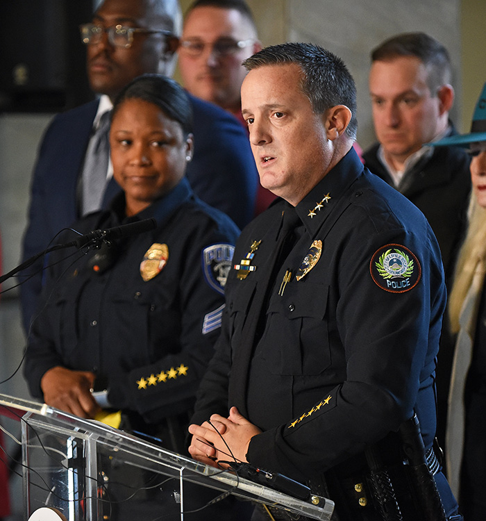 Mayor taps Helton for LR police chief | The Arkansas Democrat-Gazette ...