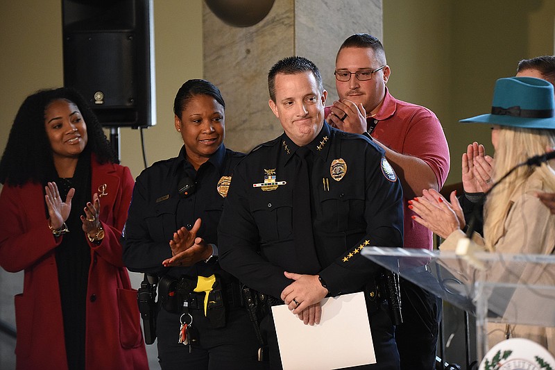 Mayor taps Helton for LR police chief | The Arkansas Democrat-Gazette ...