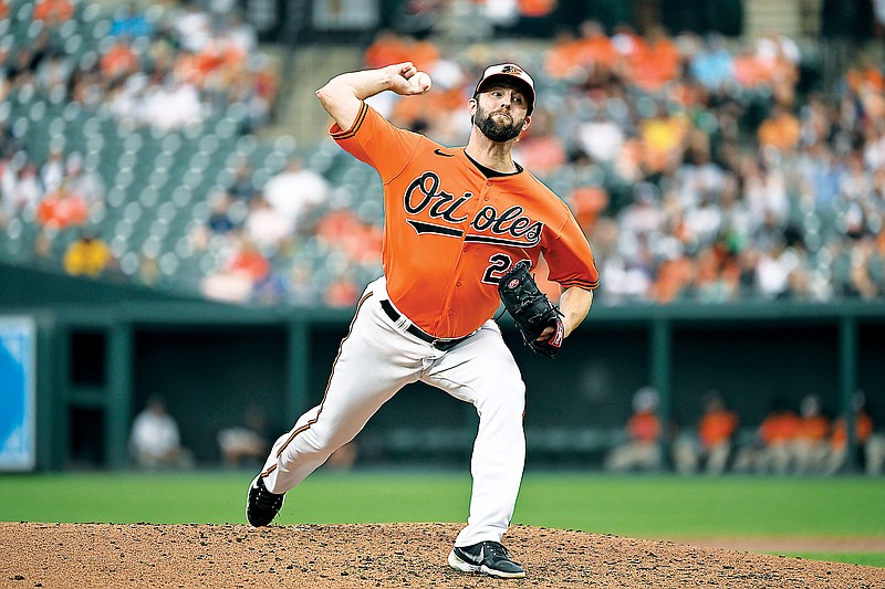 Royals, Lyles agree on two-year deal | Fulton Sun