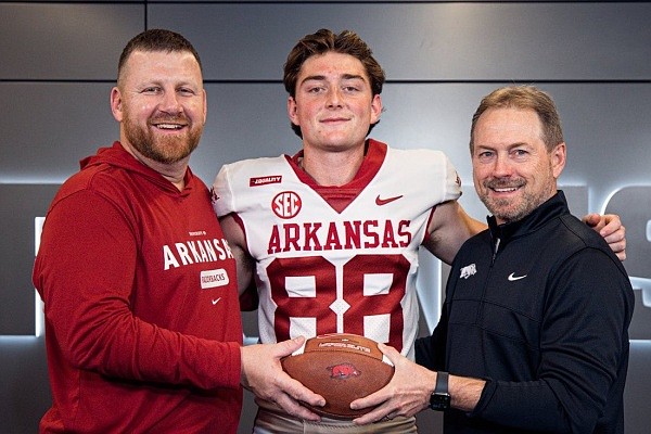 Trip to Arkansas convinces San Diego native to commit | The Arkansas ...