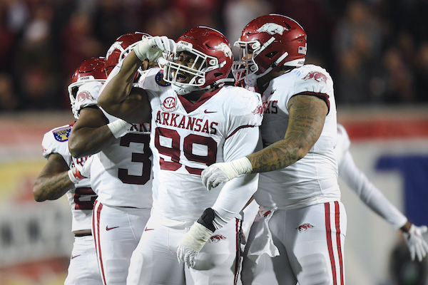 WholeHogSports - Razorback Rewind: Sack record, balance achieved, KJ's ...