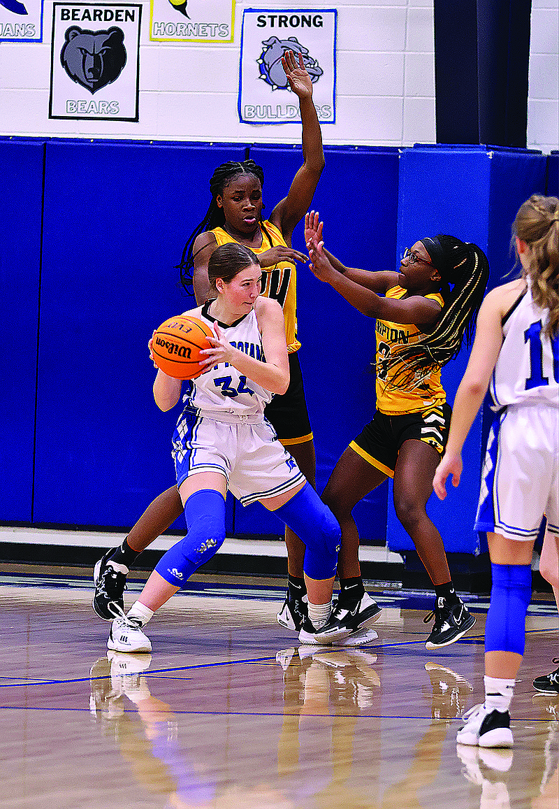 Lady Trojans top Hampton to win junior high tourney | El Dorado News