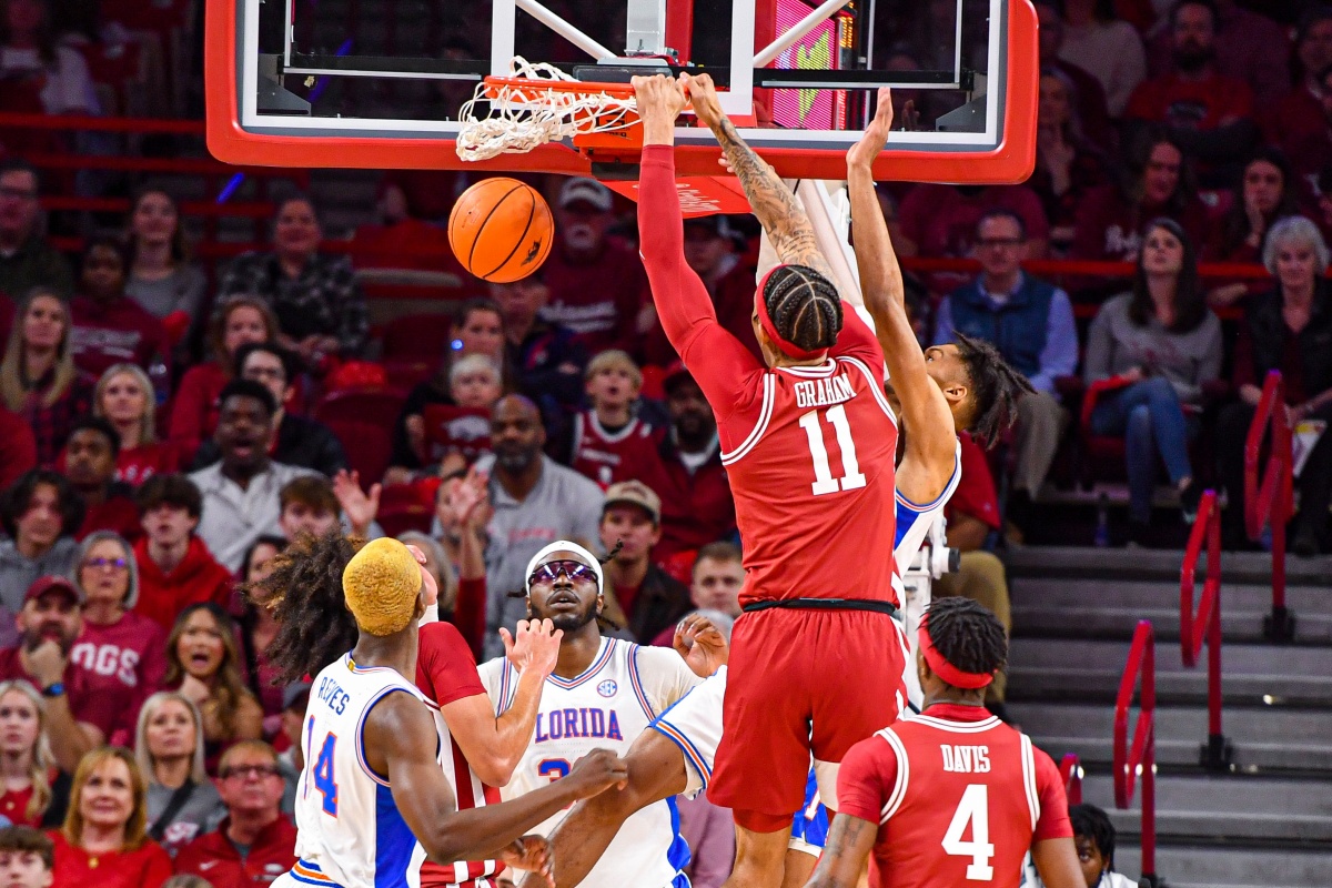 WholeHogSports - Razorbacks get back on track, beat Florida