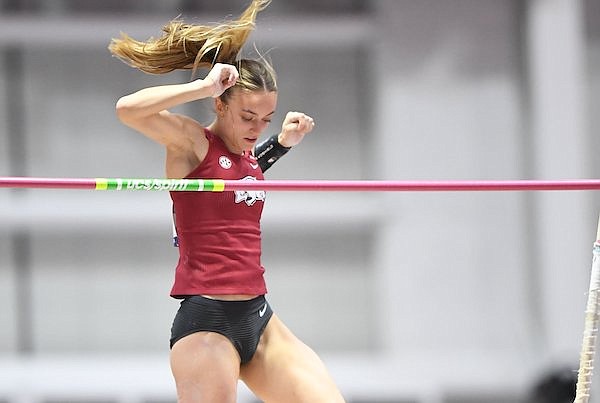 Razorbacks vault to the front at SEC meet | Whole Hog Sports