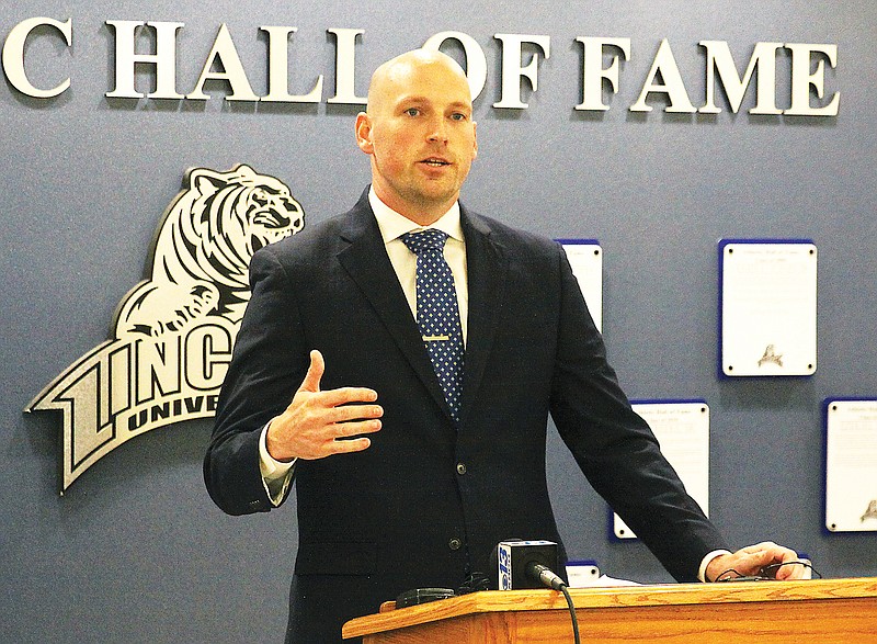 Press Box: Drew has Lincoln men’s basketball pointed in right direction ...