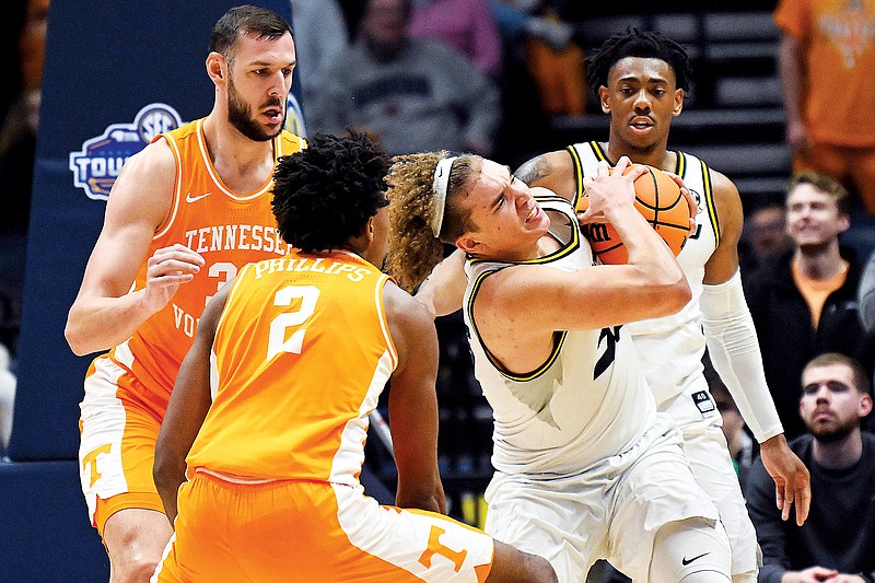Missouri beats Tennessee to earn first berth in SEC Tournament ...