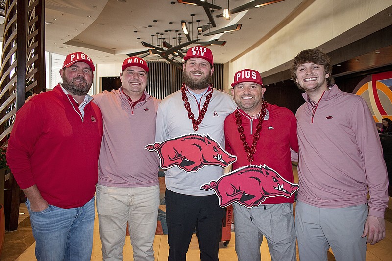 VIVA HOG VEGAS: UA Razorbacks, fans fill Vegas hotel at reception ...