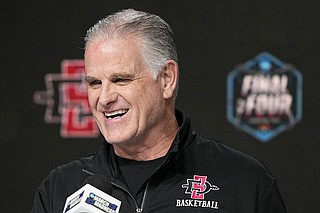 San Diego State-UConn title game sparks memories of Fab Five ...