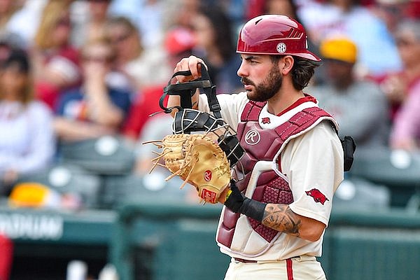 Rowland emerges as Hogs' top catcher | Whole Hog Sports