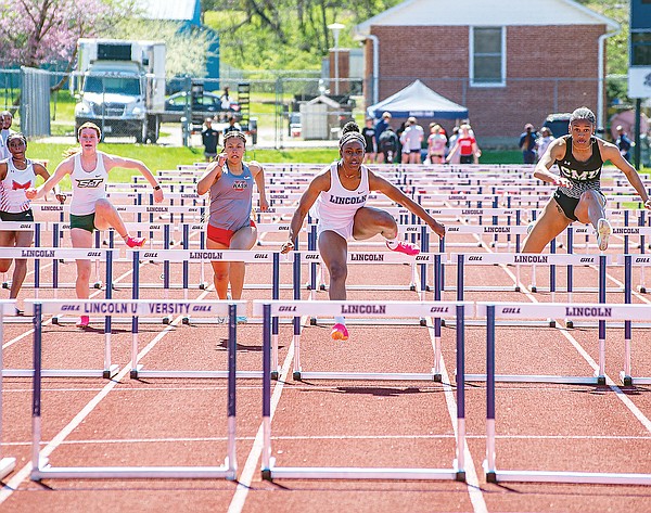 Lincoln wins combined 18 events at home Open