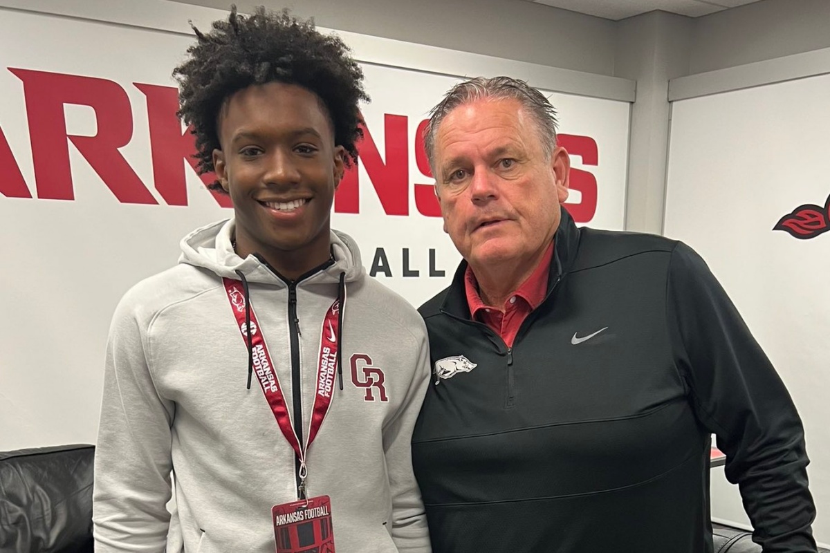 WholeHogSports - QB able to visit with Razorback from his hometown