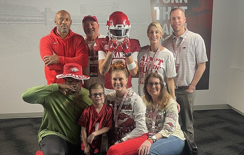 Arkansas football DB commit Tay Lockett to play senior season at Conway ...