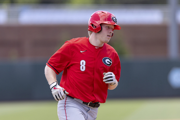 WholeHogSports - Georgia sweeps Arkansas with back-to-back homers in 9th