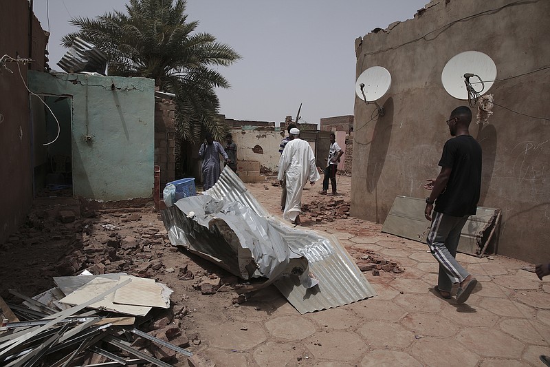 Families flee Sudan fighting as food, water become scarce | The ...