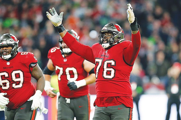 Chiefs sign offensive tackle Smith to one-year deal | Fulton Sun