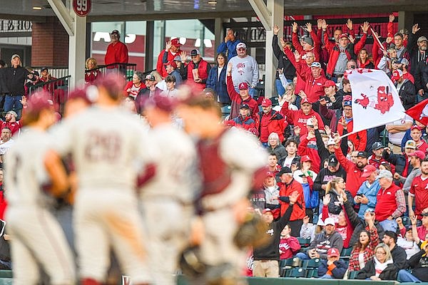 Visitors envious of Hogs' home-field advantage | Whole Hog Sports