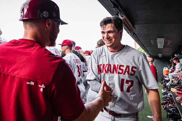 WholeHogSports - Razorback Baseball Notebook: Slavens' big game not enough