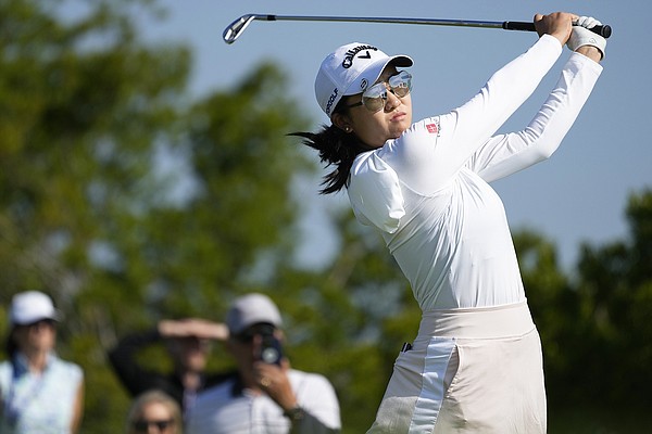 Zhang shots 66 to take lead into finale at LPGA event | Jefferson City News Tribune