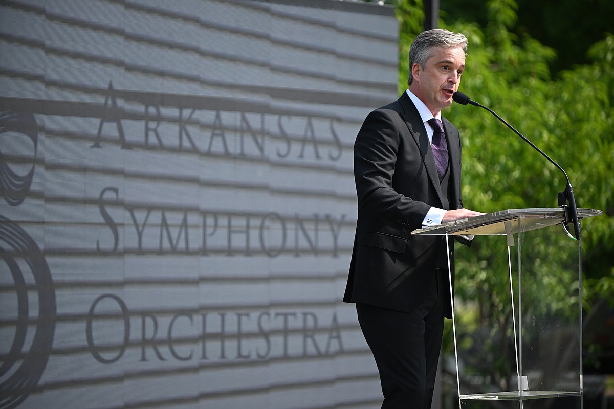 Arkansas Symphony names ‘hometown hero’ Geoffrey Robson as new music ...