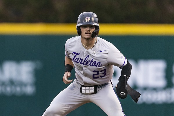 Arkansas adds baseball commitments from veteran hitters | Whole Hog Sports Arkansas adds baseball commitments from veteran hitters | Whole Hog Sports