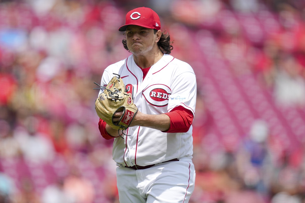 Reds extend winning streak to 11 games which is team's longest since ...