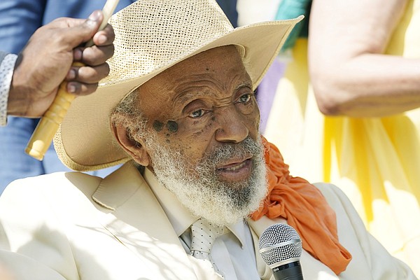 Civil rights icon James Meredith turns 90, urges people to fight crime ...