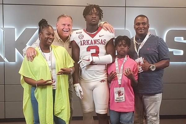 Arkansas' staff stands out to tailback commit | Whole Hog Sports
