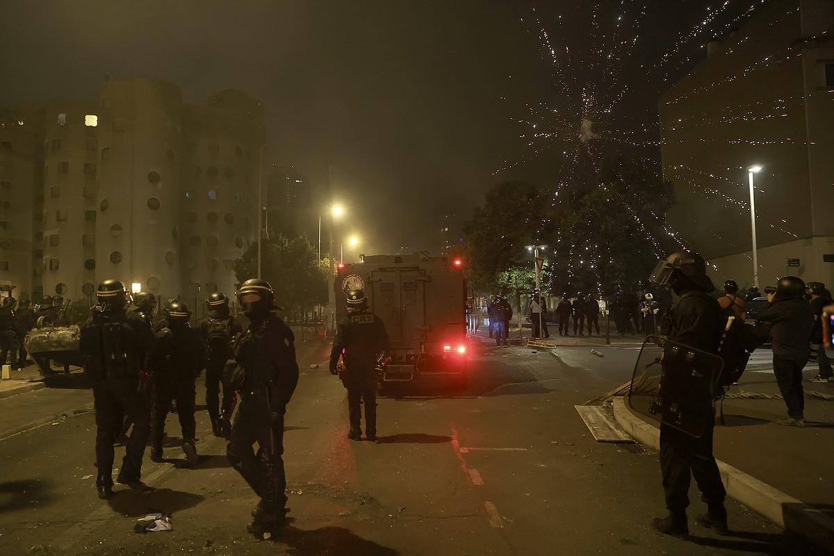 875 arrested and 200 police officers hurt on France's 3rd night of ...