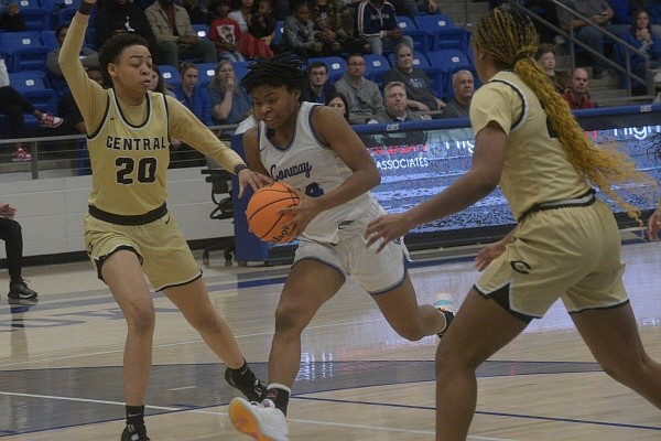 UNDER THE RADAR: Conway’s Alexis Cox | Whole Hog Sports