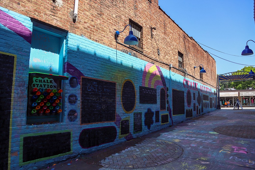 North Shore's Chalk Alley | Chattanooga Times Free Press