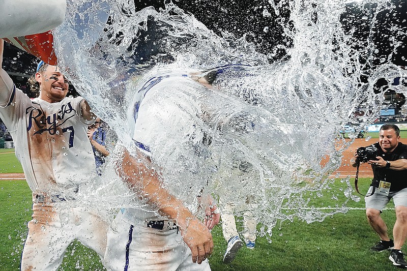 Witt powers Royals to 10-7 win against Twins | Fulton Sun