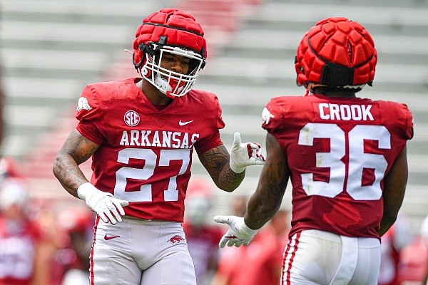 'We have standards': Hogs proud of depth at LB | Whole Hog Sports