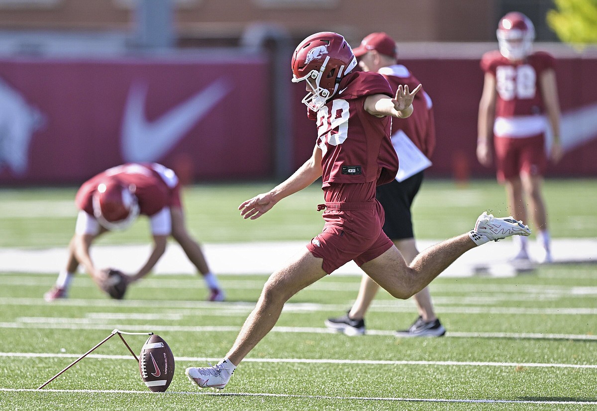 Keep it straight: Hogs kicker wants to make history | Northwest ...