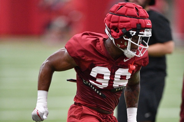 WholeHogSports - Razorback camp report: Defense starts fast again