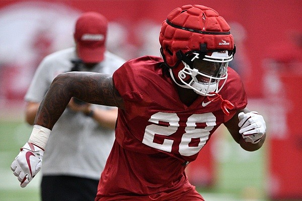 'Very detailed' Thomas taking notes to the field | Whole Hog Sports