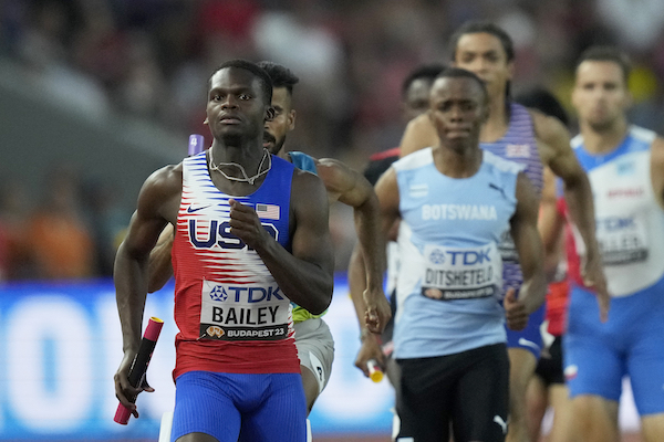 WholeHogSports - Arkansas sprinters contribute to winning efforts at ...
