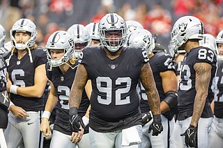 Chiefs acquire DT Farrell from Raiders for draft pick | Fulton Sun