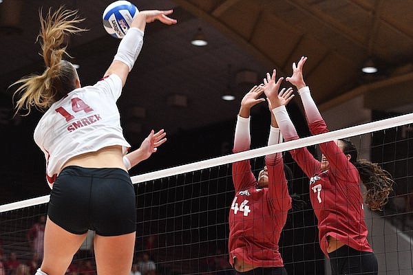 Sweep by No. 1 Wisconsin not a total loss for Razorbacks | Whole Hog Sports
