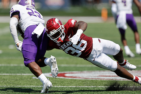 Razorback report: LBs update, Broden facing familiar foe | Whole Hog Sports