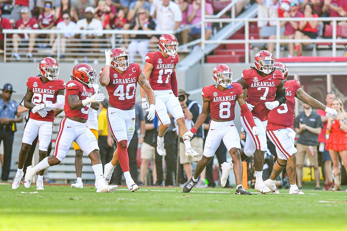 Flash dance: Hogs finally win with running game, defense | Northwest ...