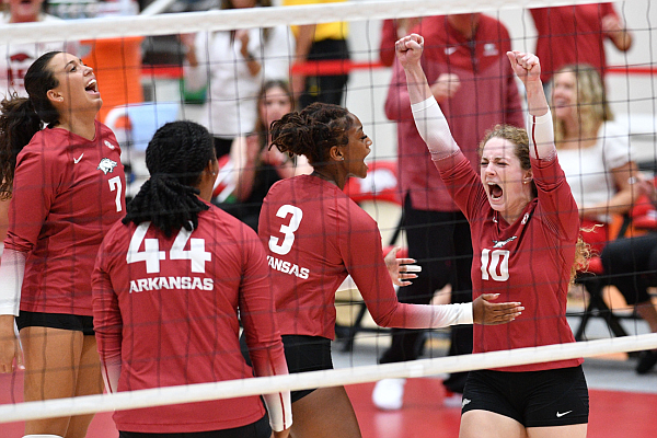 Razorbacks volleyball wins 13th straight match | Northwest Arkansas ...