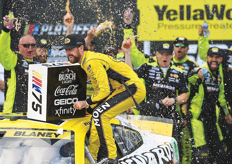 Blaney beats Harvick in drag race at Talladega | Fulton Sun