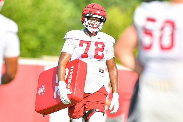 Notes and observations from Tuesday's football practice | Whole Hog Sports