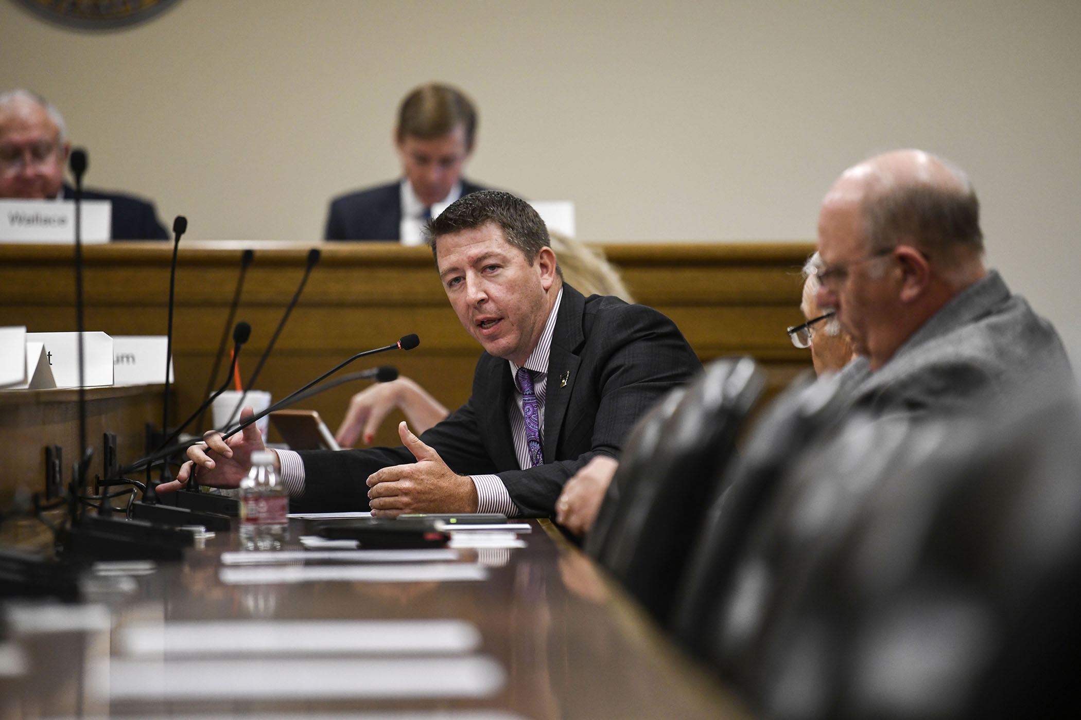 Legislative executive committee OKs audit of $19,000 lectern purchase ...