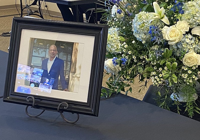 Friends pay tribute to longtime Little Rock City Manager Bruce Moore at ...