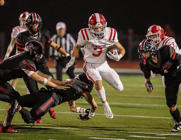 PREP FOOTBALL: Farmington scores twice in 11-second span, pulls away ...