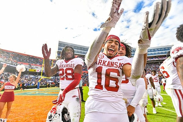 Start in Swamp: Hogs stop skid in hopes to end year strong | Whole Hog ...